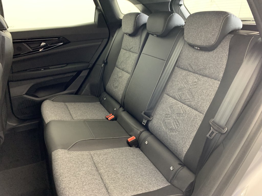 Renault AUSTRAL NOUVEAU - FULL HYBRID E-TECH 200 CH EVOLUTION - mions car